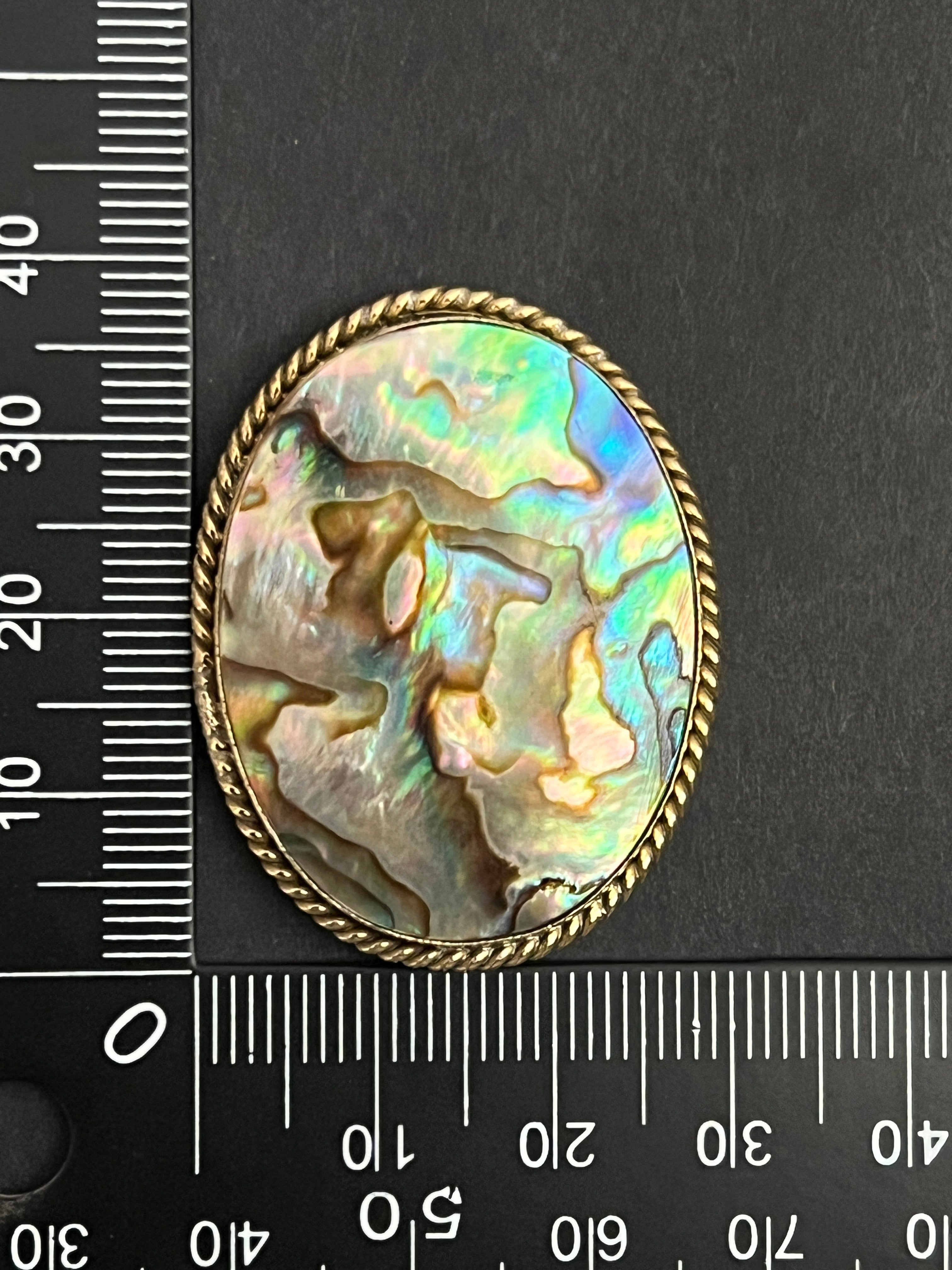 Abalone Shell sertie n°D3 (3,9cm x 2,9cm) – Solyluna Macramé